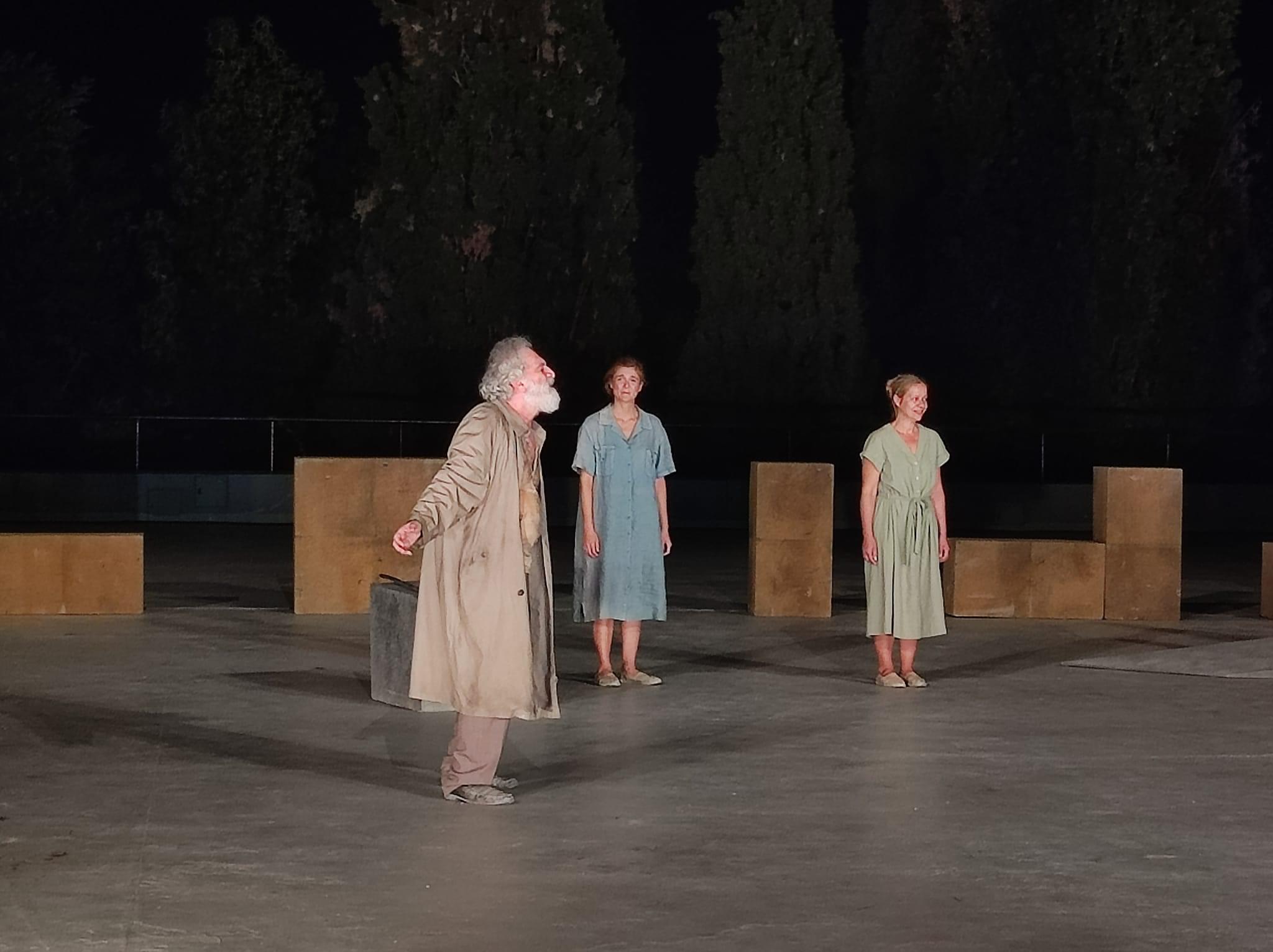 Κριτική για την παράσταση "Οιδίπους επί Κολωνώ" του Σοφοκλή, με τον ...